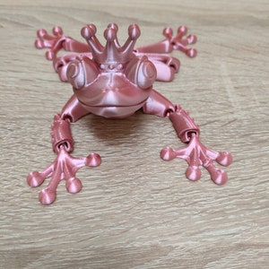 Articulated frog Prince Toy, 3d Printed, Fidget Toy for Children or ...