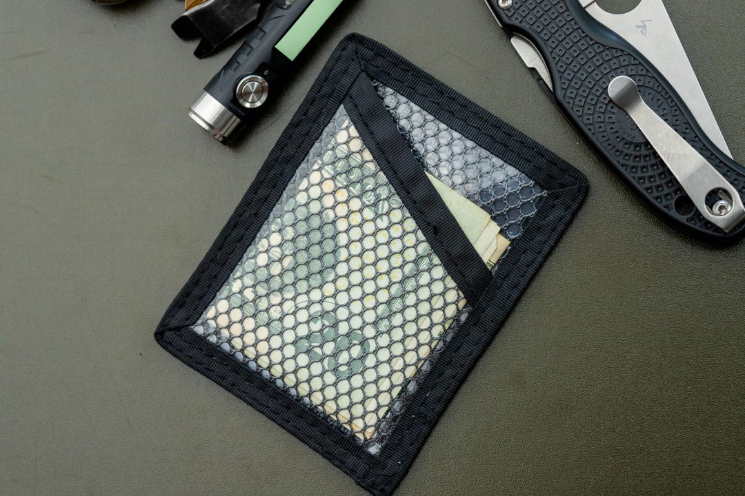 Minimalist Recycled Kevlar and Dyneema Cardholder Wallet - Etsy
