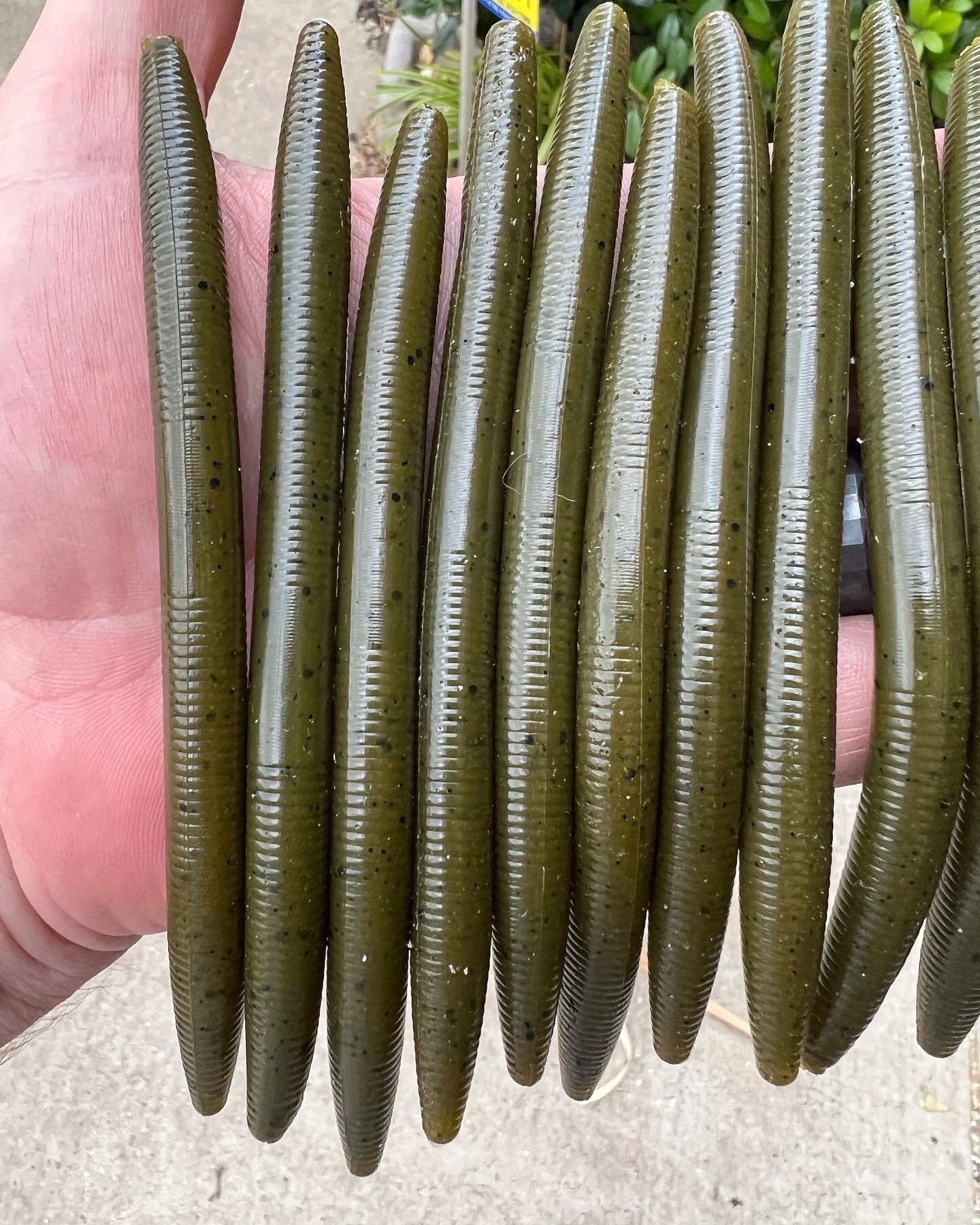 10 Pack - 5” Custom Made Stick Worms Green Pumpkin Black Flake Heavy ...