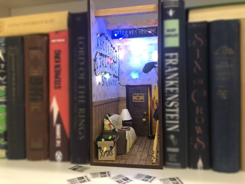 Horror Book Nook Shelf Insert Stranger Christmas Signal - Etsy