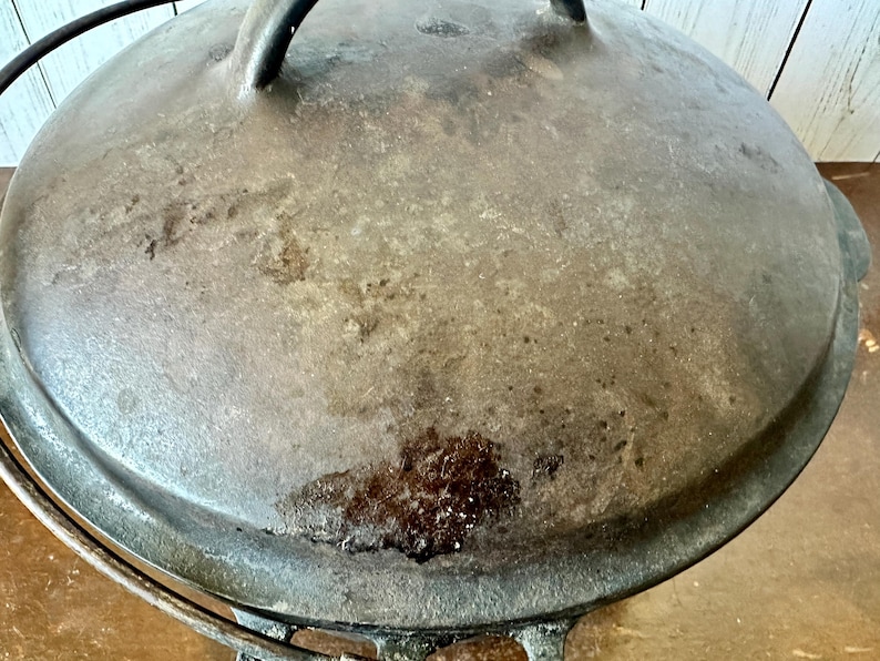 Antique Cast Iron Pot With Lid and Swing Handle | Rare Cast Iron ...
