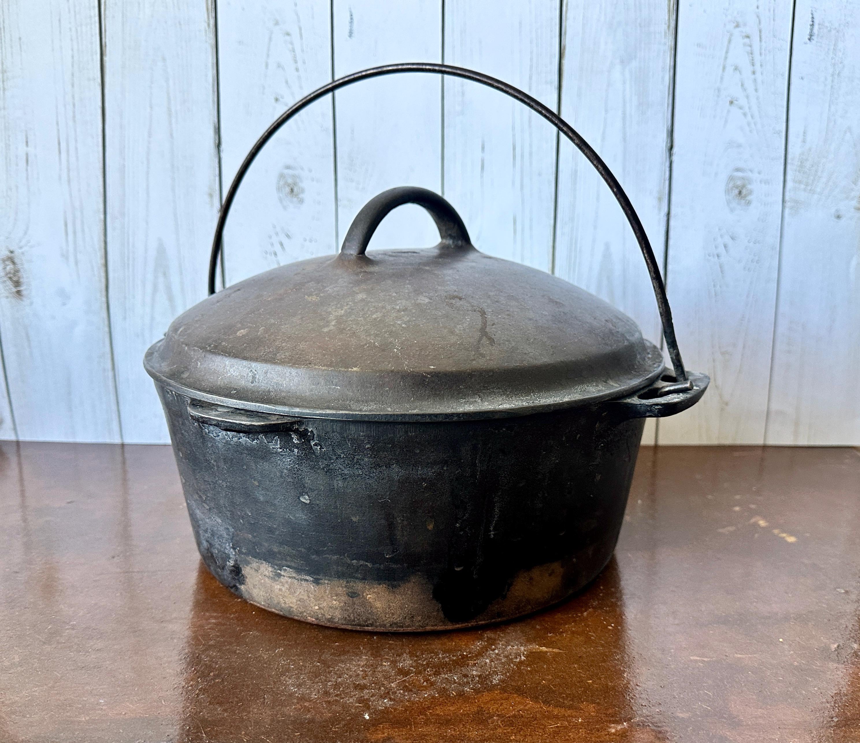 Antique Cast Iron Pot With Lid and Swing Handle | Rare Cast Iron ...