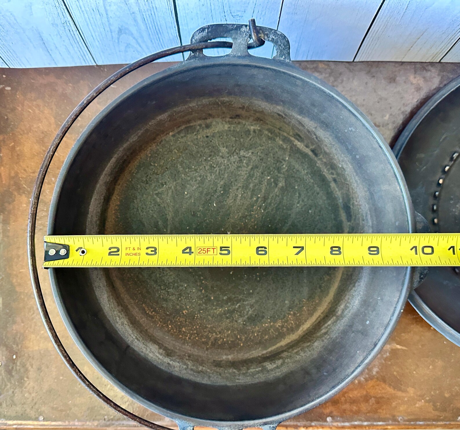 Antique Cast Iron Pot With Lid and Swing Handle | Rare Cast Iron ...
