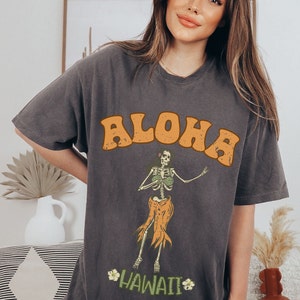 Hawaii Shirt Funny Skeleton Hula Dancer Beachy Tshirt Retro Halloween ...