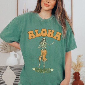 Hawaii Shirt Funny Skeleton Hula Dancer Beachy Tshirt Retro Halloween ...