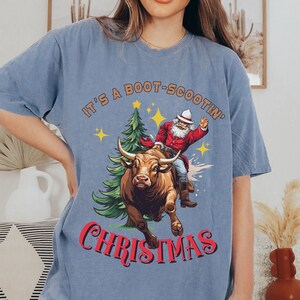 Rodeo Santa Shirt Western Christmas Oversized Tshirt Cowboy Xmas Tee ...