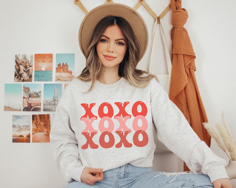 Hugs and Kisses Sweatshirt Retro Valentines Day Sweater Cute Love ...