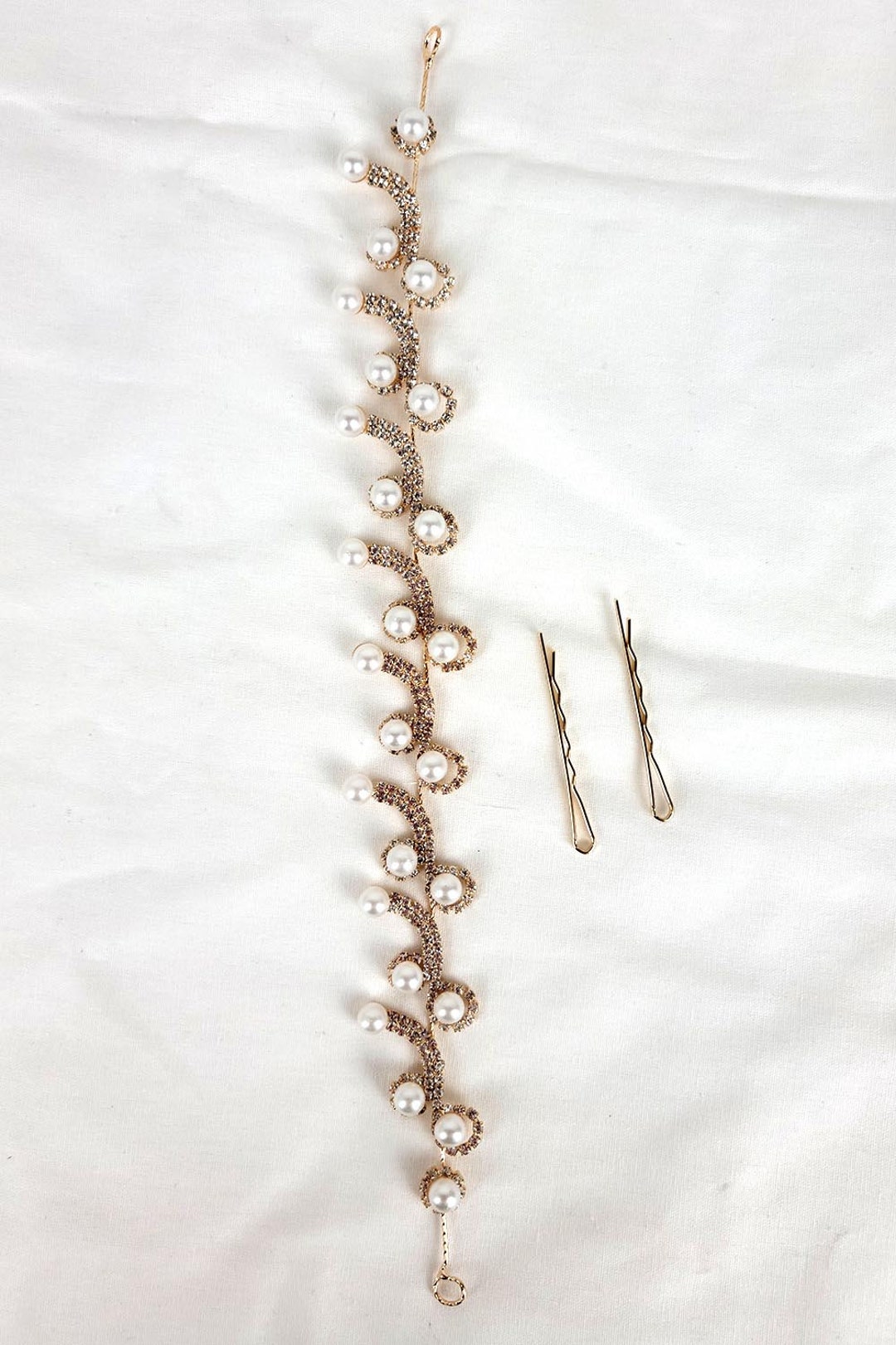 Chicas Gold Bendable Hair Vine With White Pearls, Jewels and Metal Hair ...