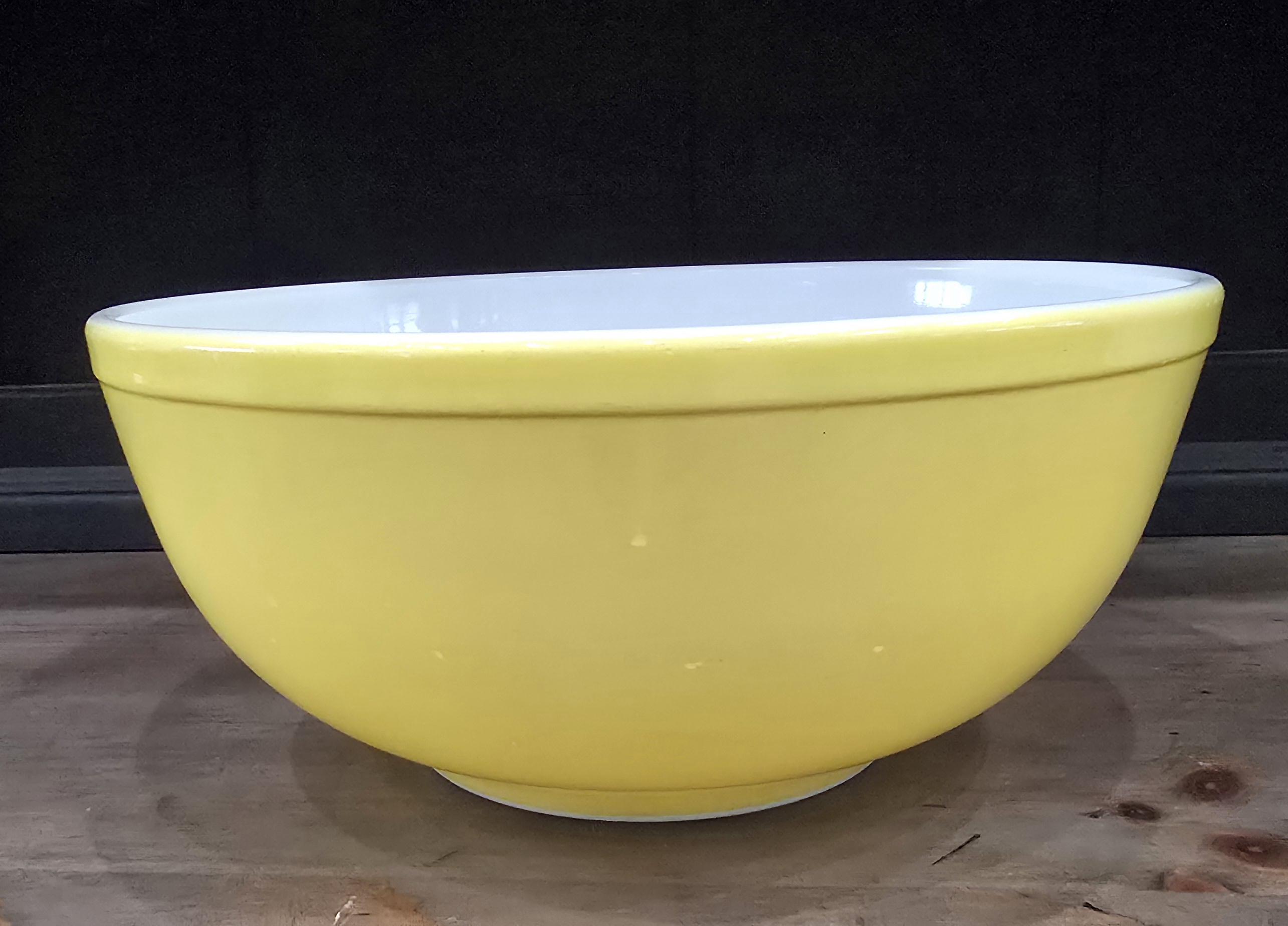 Vintage Pyrex 404 - 4 QT Mixing Bowl Primary Colors Collection in ...