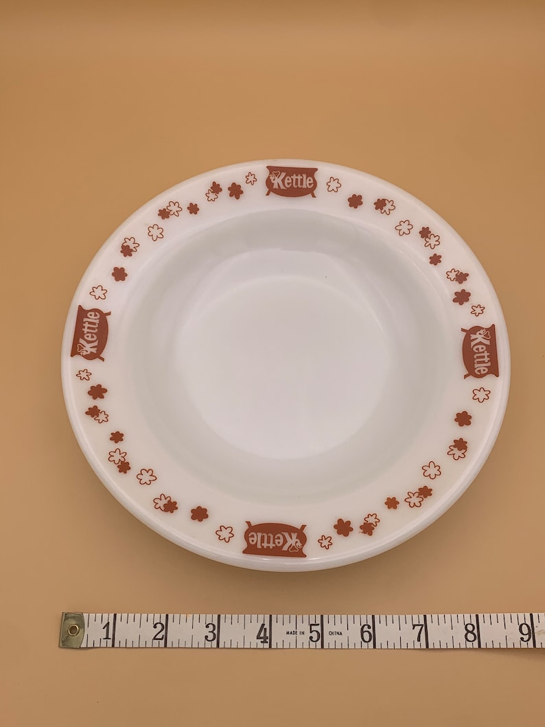 VINTAGE Set of Four Pyrex Kettle Restaurant Branded Bowls - Etsy