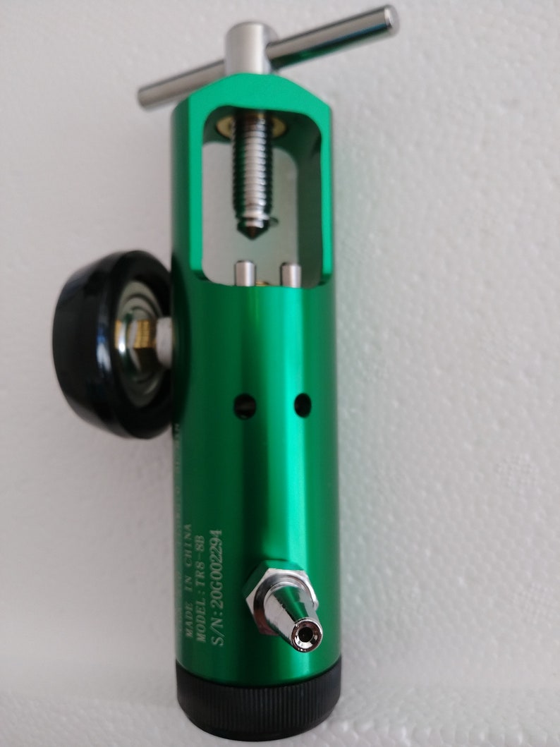 Oxygen Tank Regulator. 0-8 Liters per Minute. New in Box. Free Shipping ...