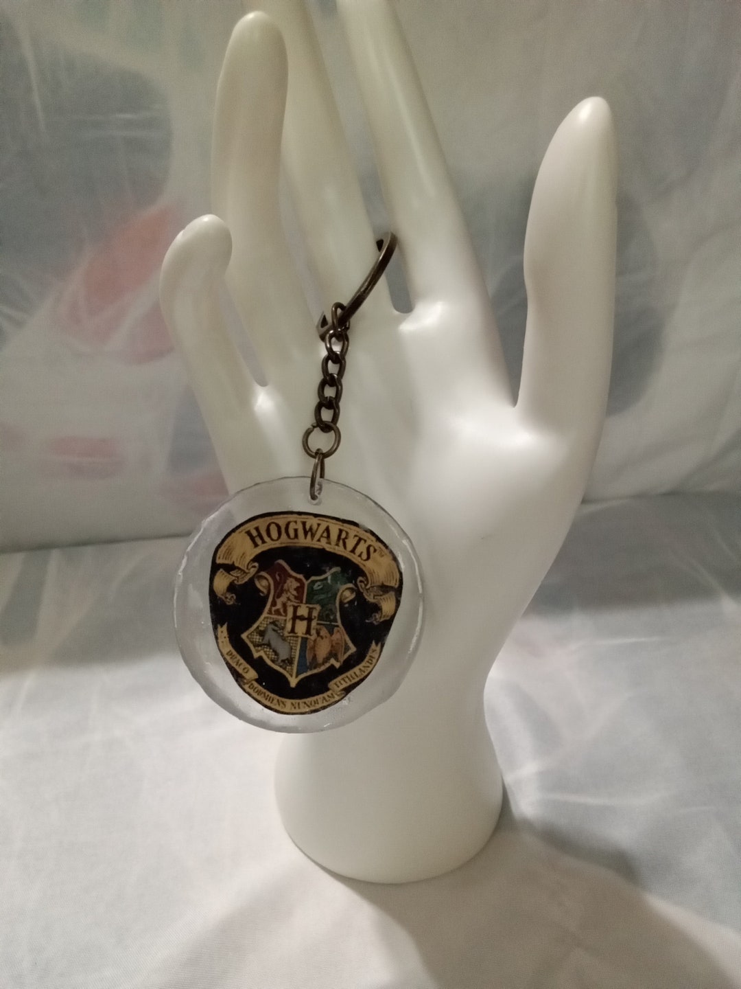 Resin Harry Potter's Hogwarts Crest Keychain - Etsy
