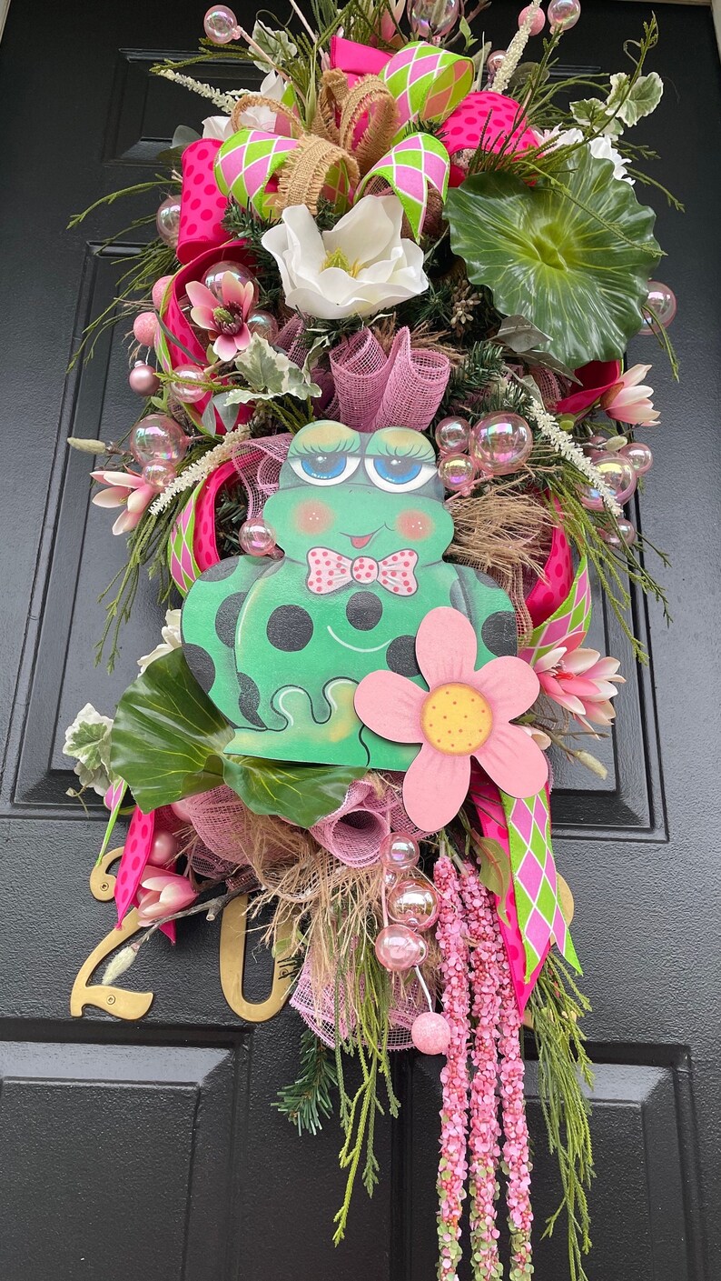 Summertime Frog Swag,frog Decor, Frog Swag, Frog and Lillypad Swag ...