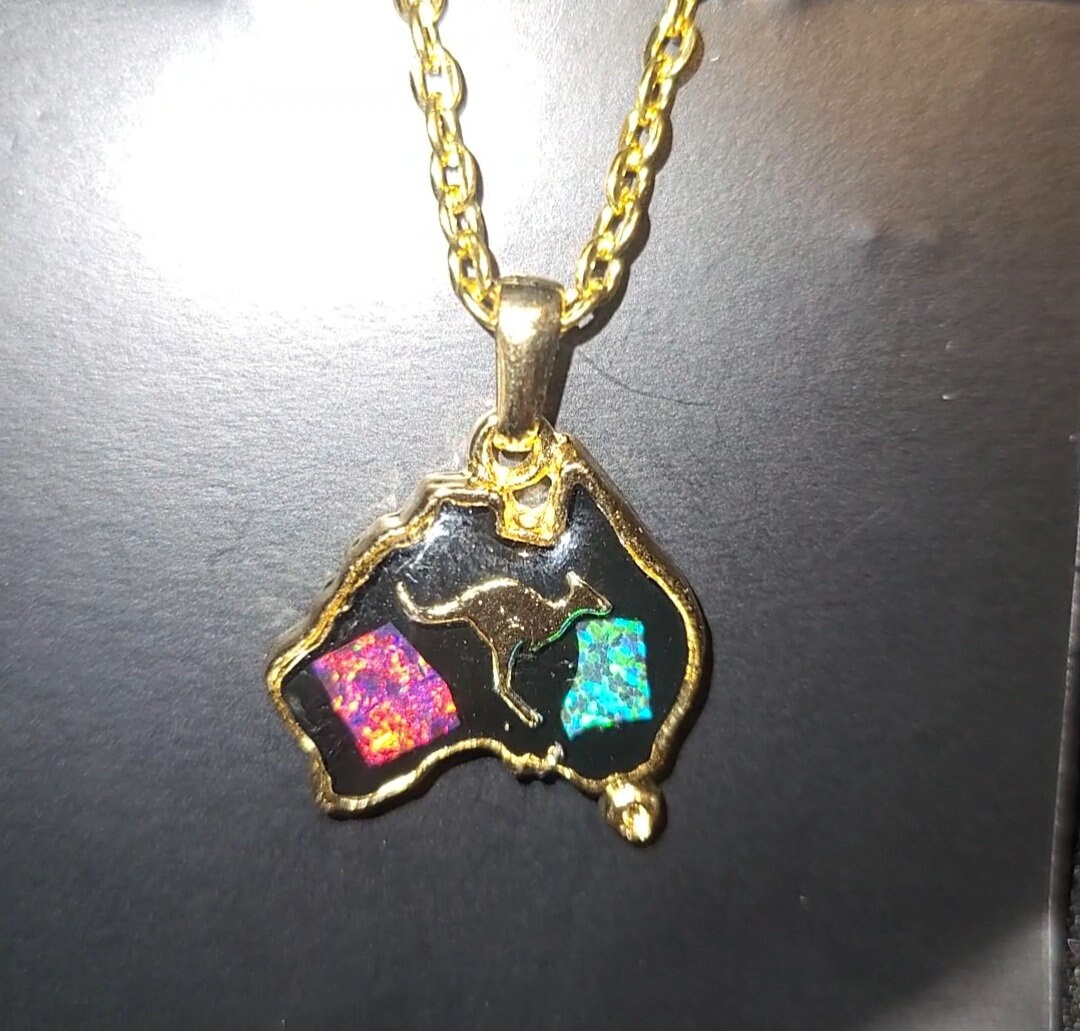 Opal Australia Map Pendant - Etsy