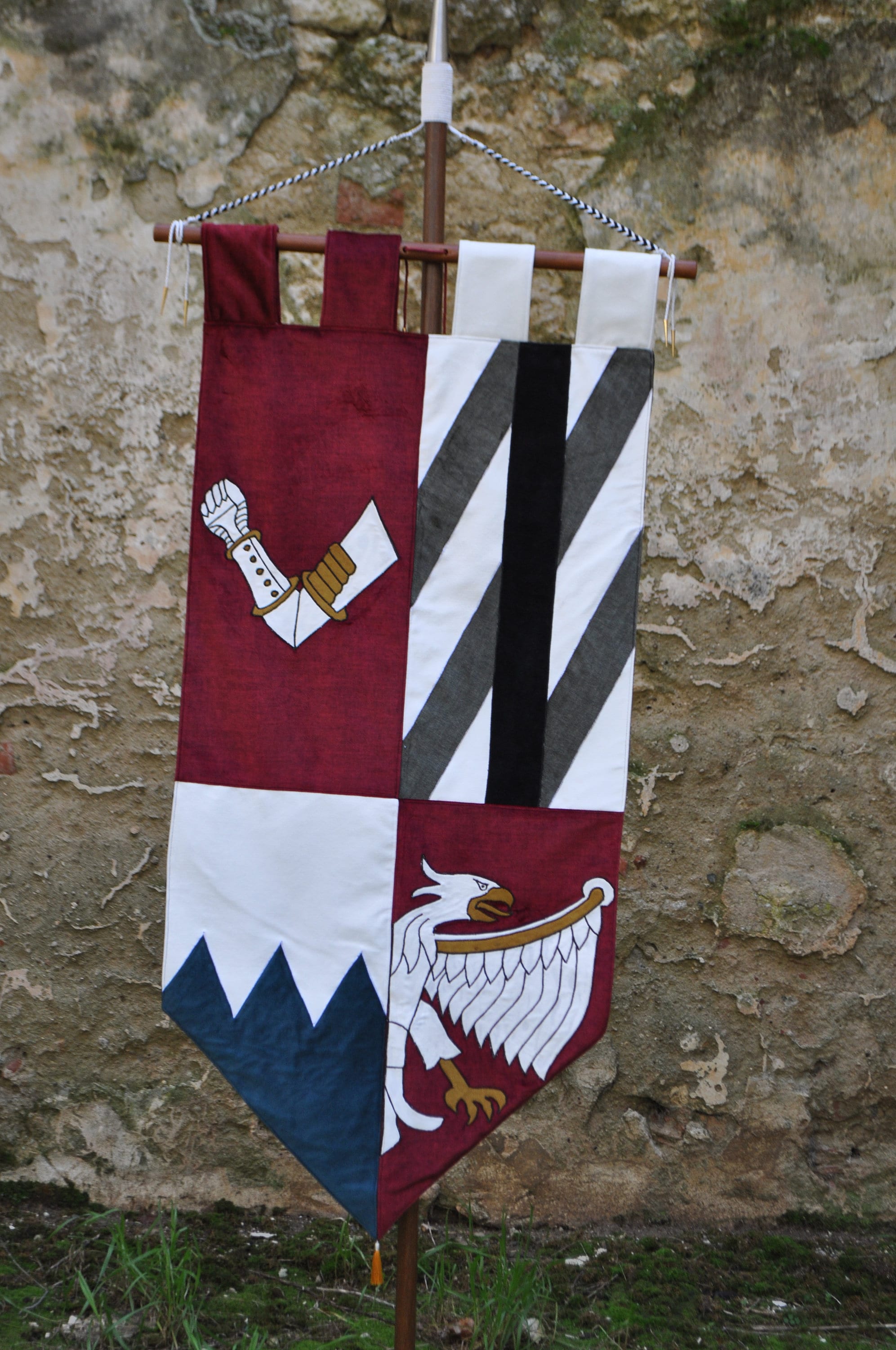 Standard / Banner / Flag / Flag / Oriflamme / the Witcher / Kovir and ...