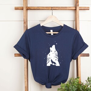 Howling Wolf T Shirt Wolf Shirt Fall T-shirt Wolf Lover - Etsy