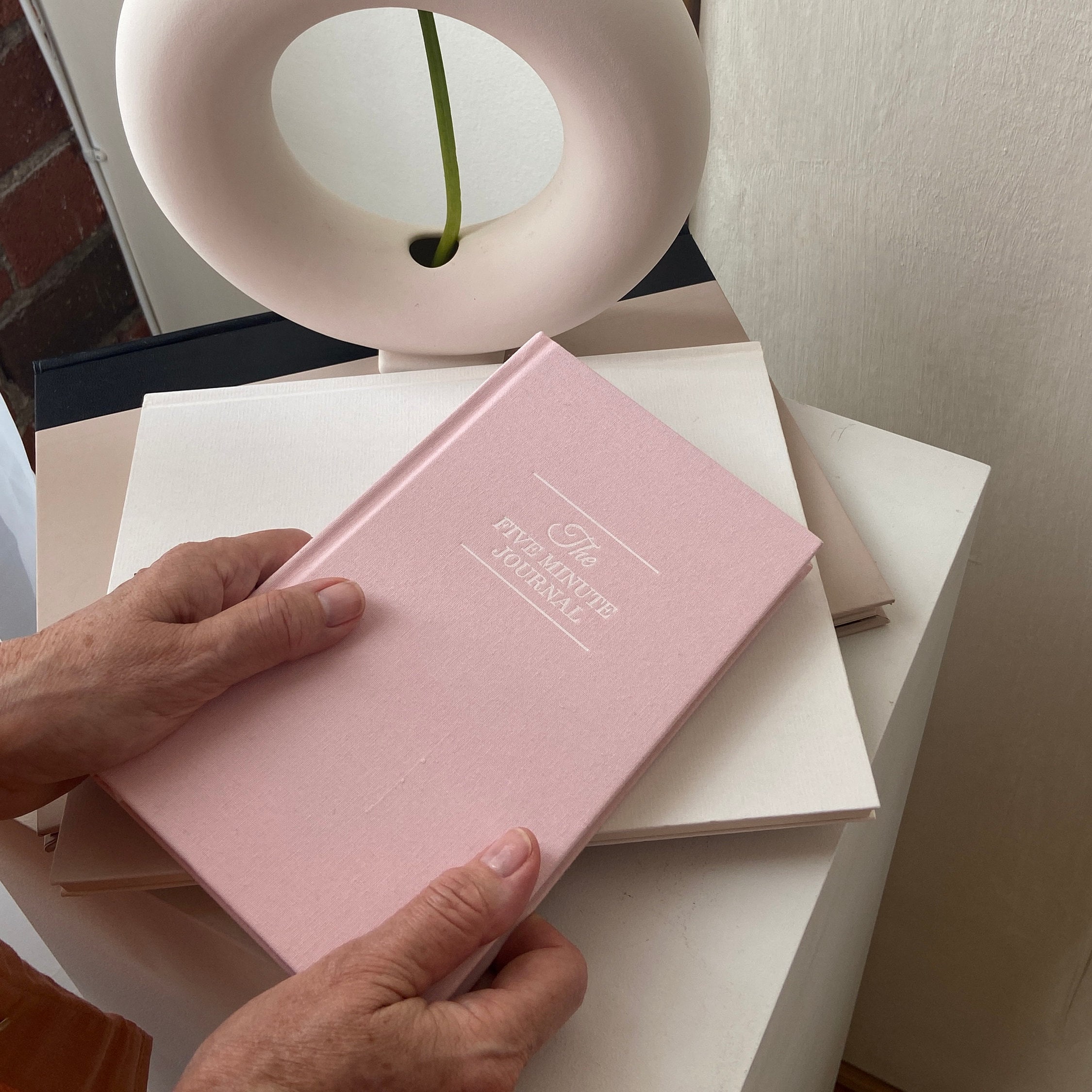 The Five Minute Journal, Pink – the Original Gratitude Journal 2024 for ...