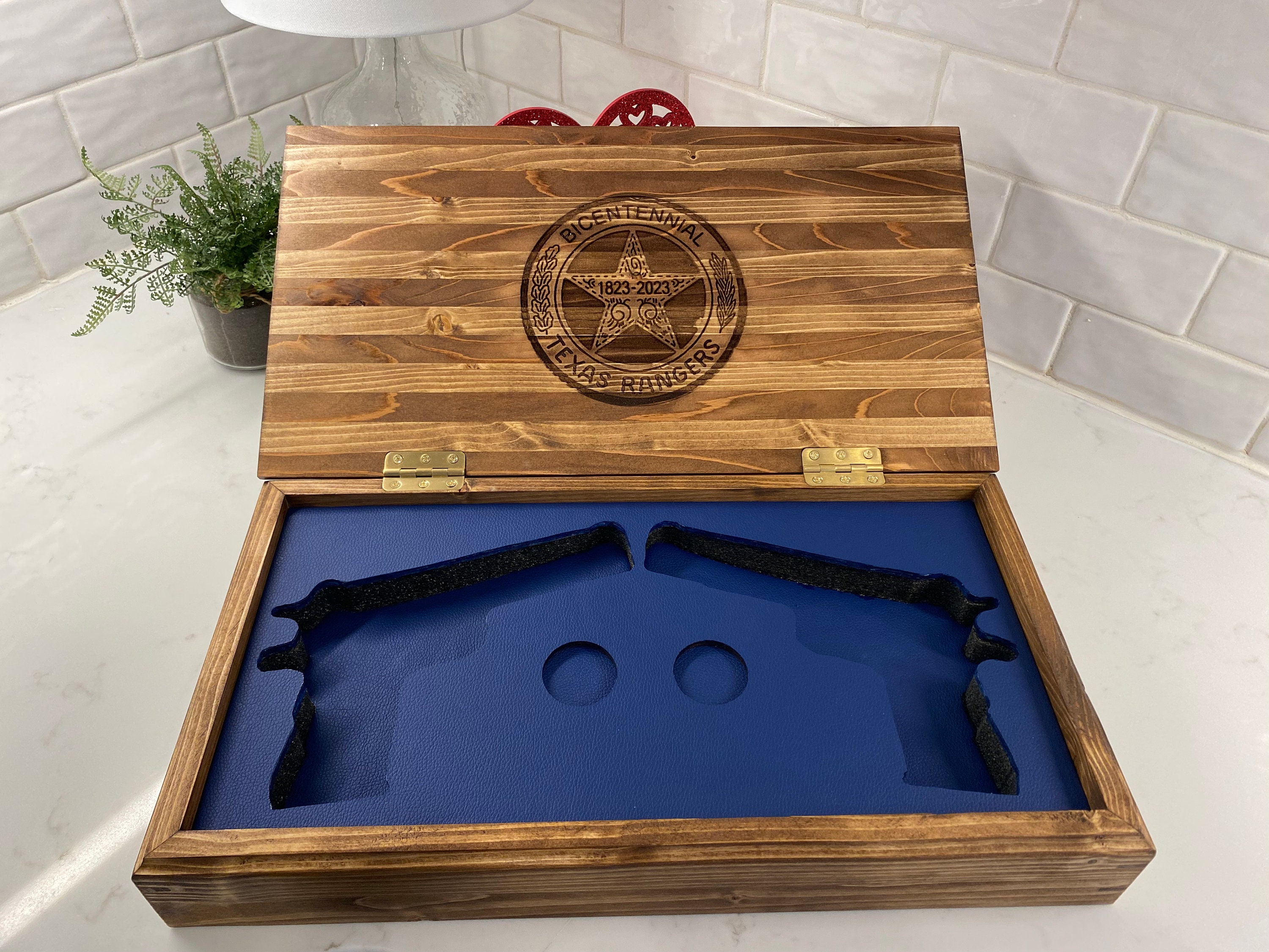 Colt 1911 Presentation Display Case for Colt / Ruger / Smith & Wesson ...