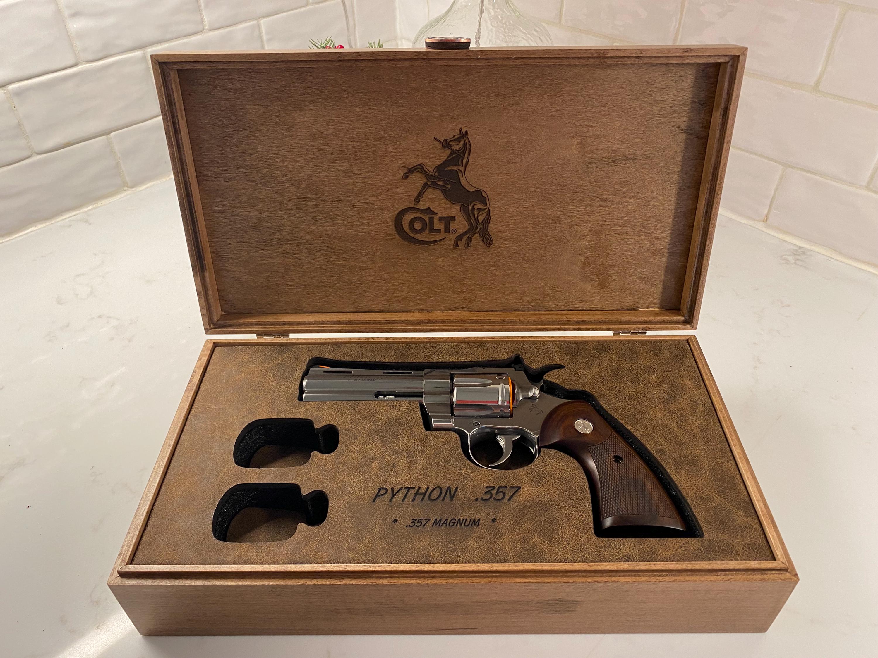 Colt Python Presentation Case Laser Engraved Lid and Interior Maple 4. ...