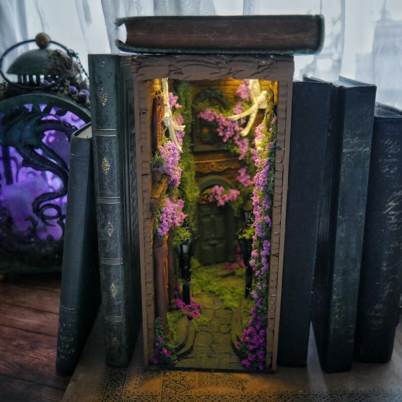 Bookshelf Alley - Etsy