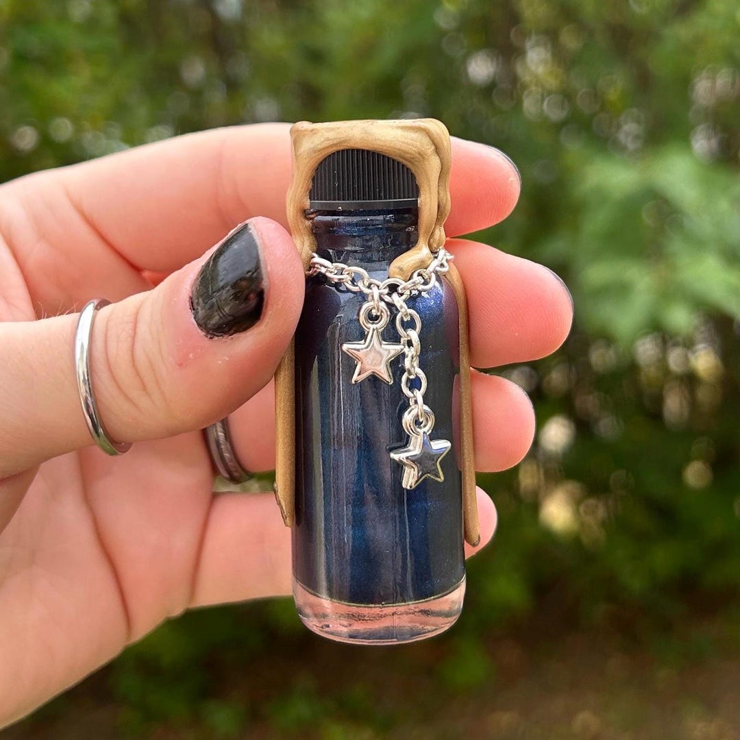 Mini Potion Bottle - Color Changing Magical Elixer | Cosplay Prop ...