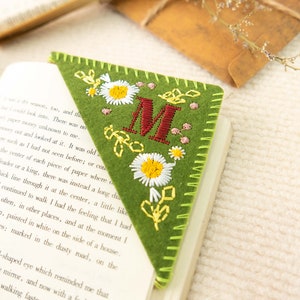 Corner Bookmark - Etsy