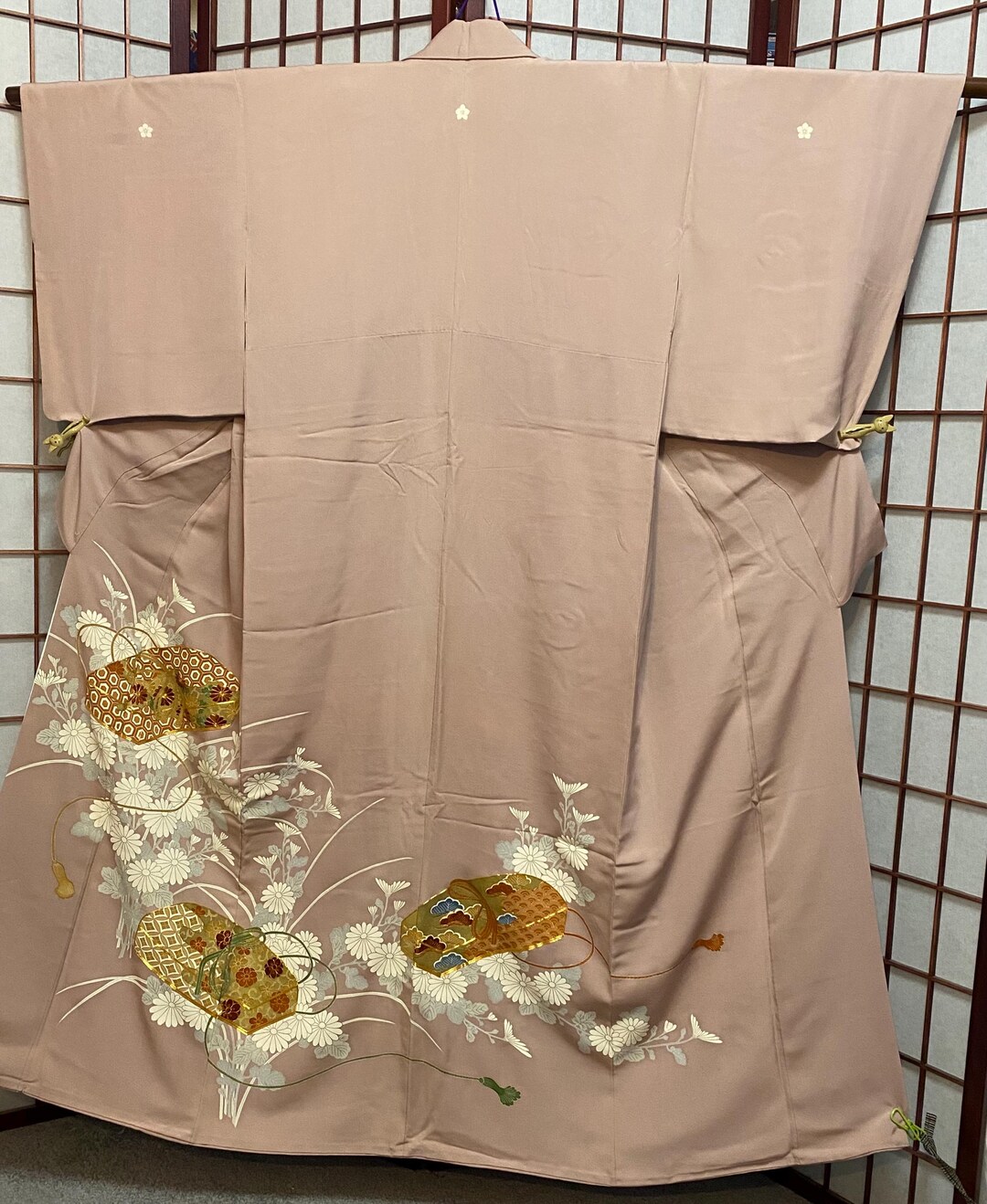 Vintage Light Mauve Silk Iro Tomesode With Boxes and Mums - Etsy