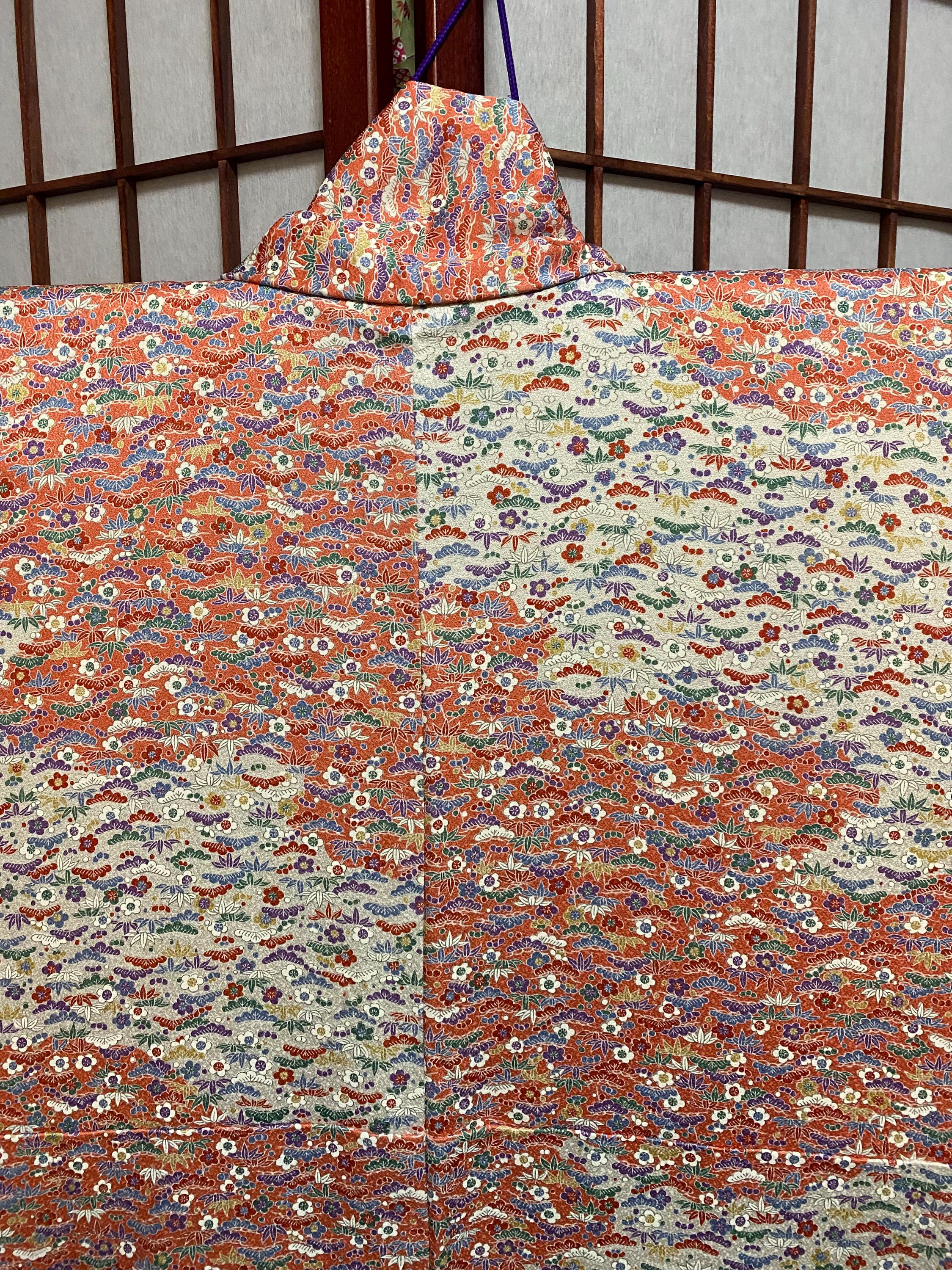 Practically Perfect Beautiful Wearable Vintage Coral and White Silk ...