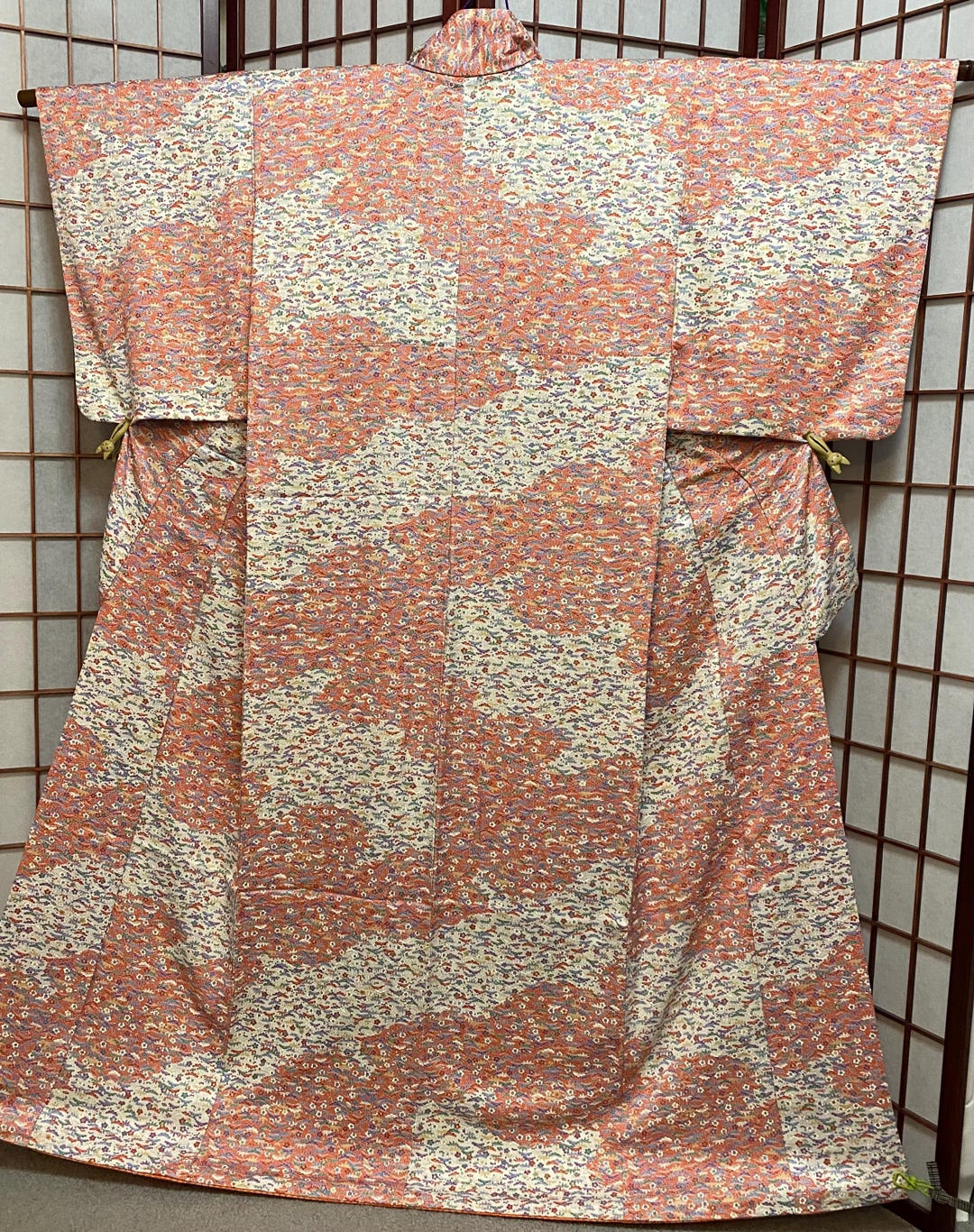 Practically Perfect Beautiful Wearable Vintage Coral and White Silk ...
