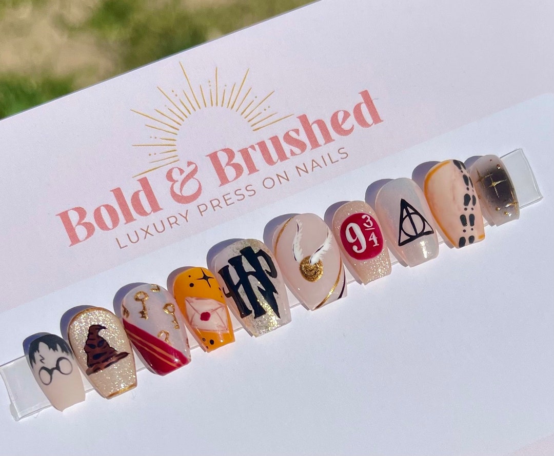 Harry Potter Gryffindor Press on Nail Set, Hogwartz, Potterhead Wizard ...