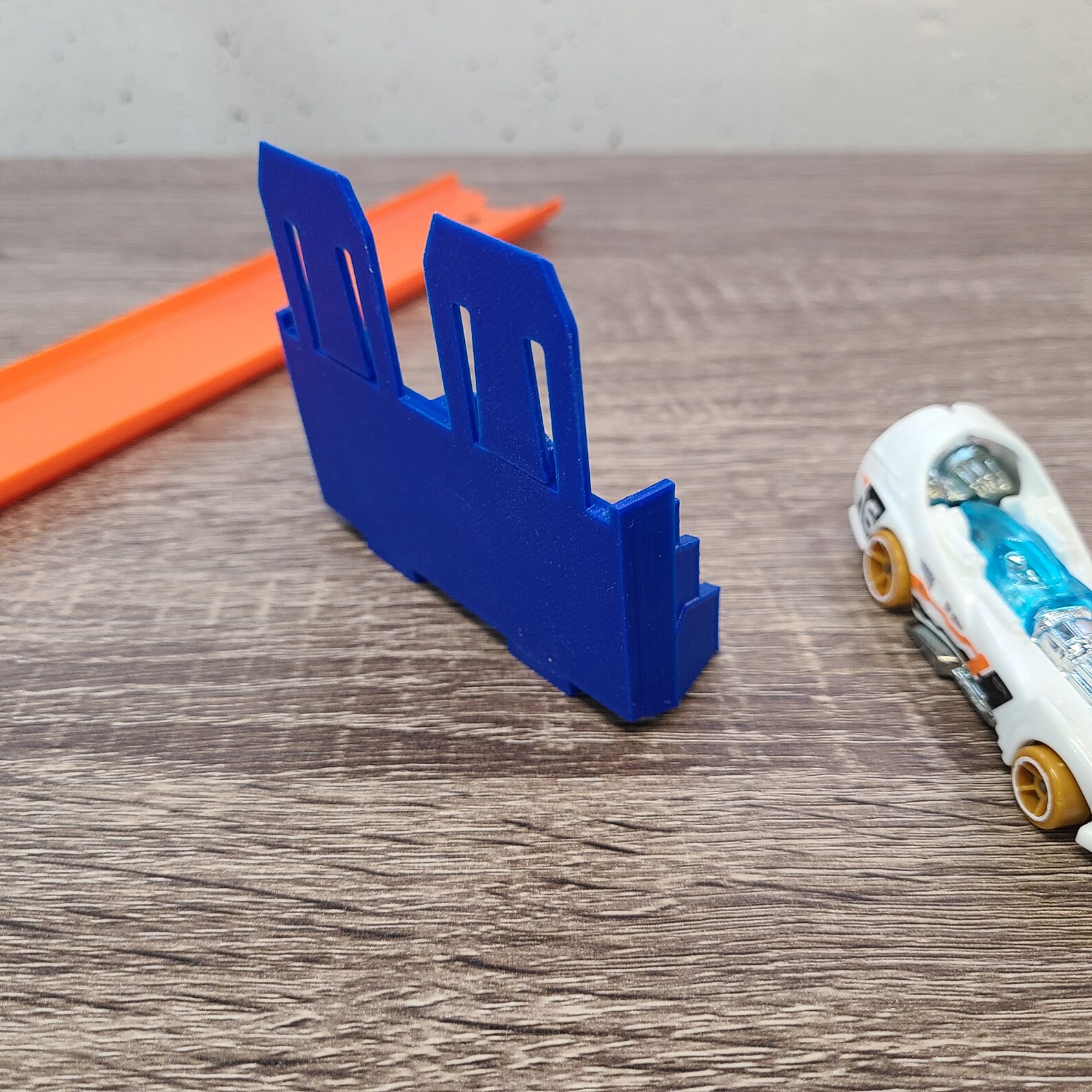 1:64 Track Compatible Track End Stop - Crash Stopper - Cool Hex Pattern ...