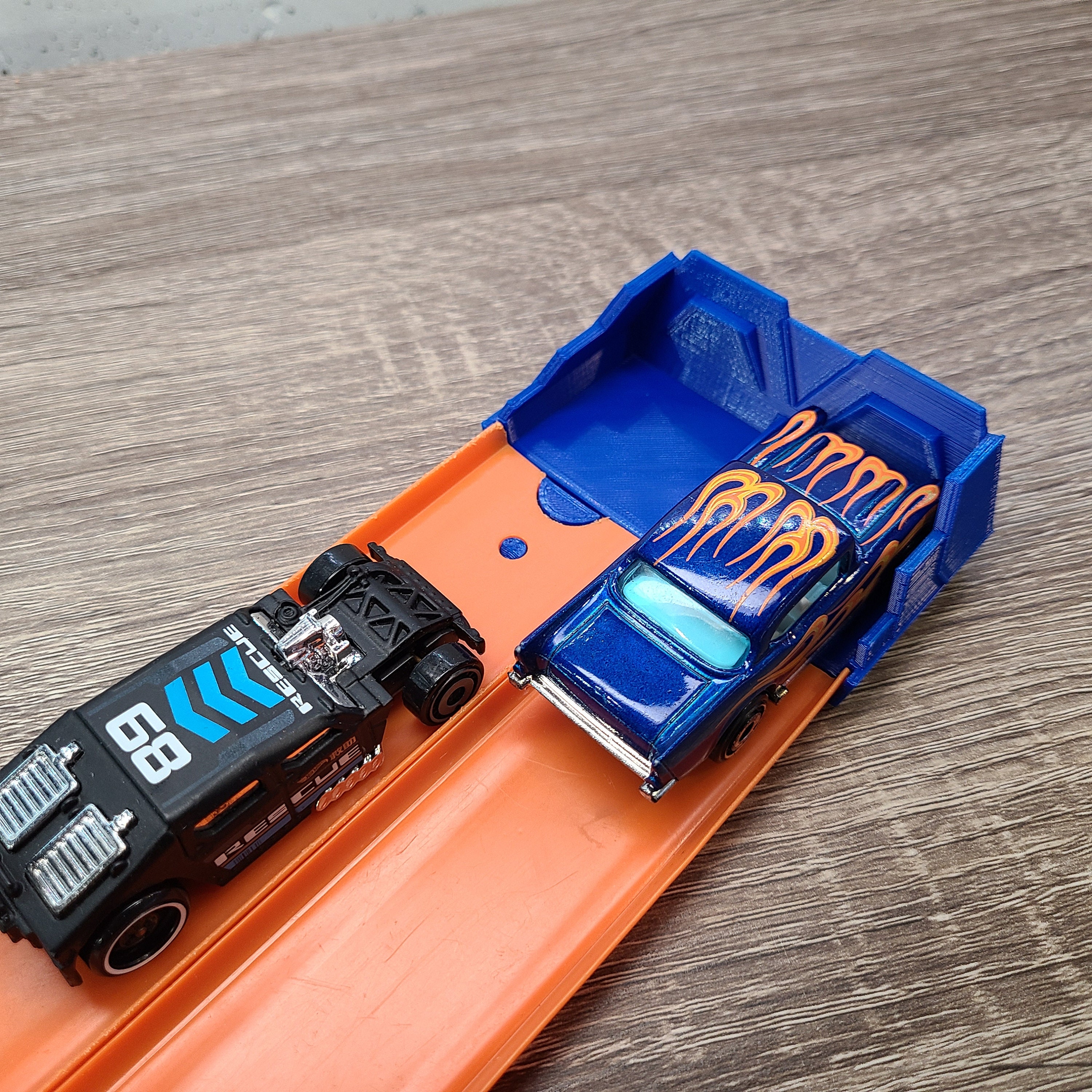 1:64 Track Compatible Track End Stop - Crash Stopper - Cool Hex Pattern ...