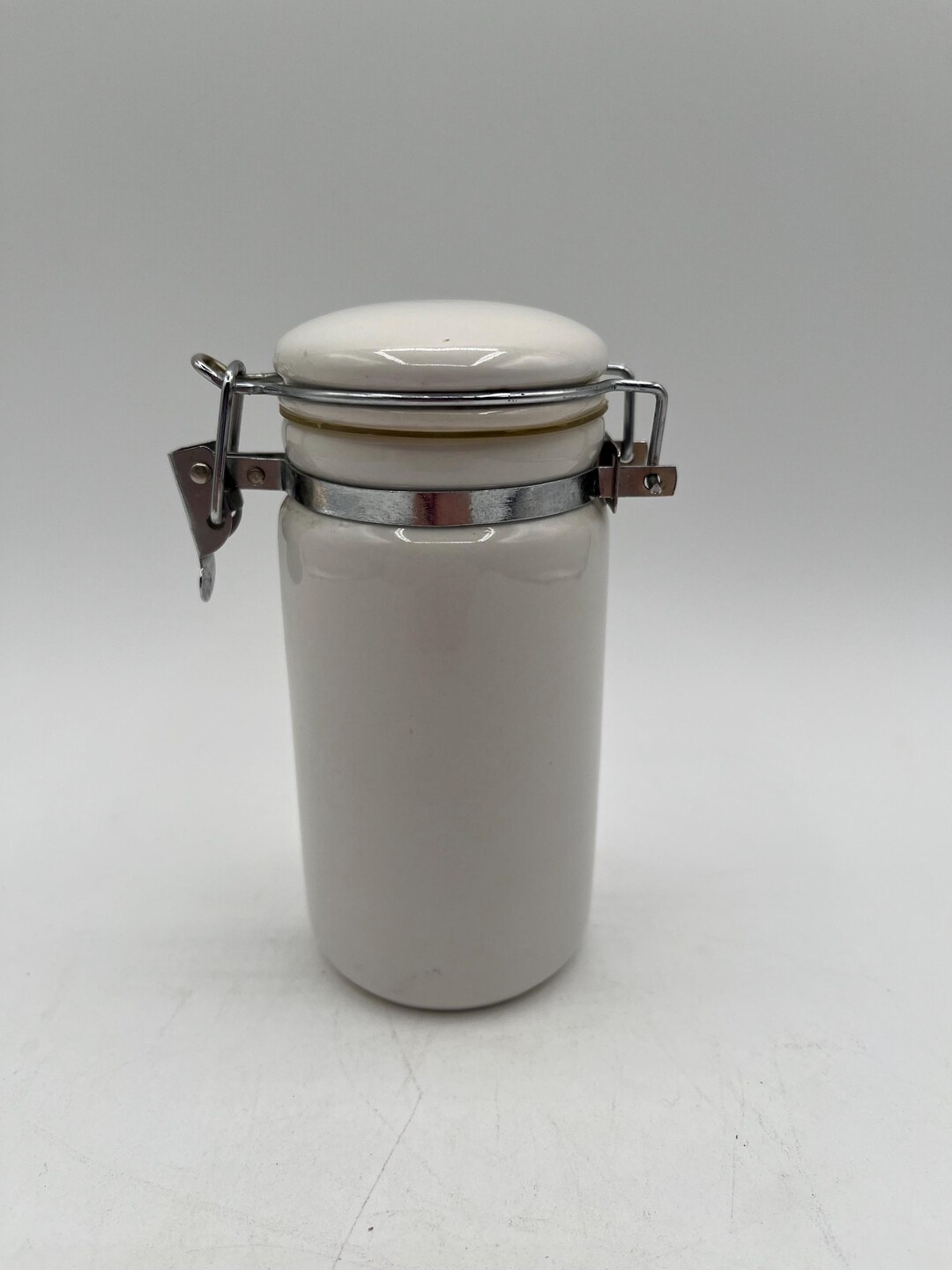 OGGI White Ceramic Sealing Spice Jar With Metal Latch 4.5" H - Etsy