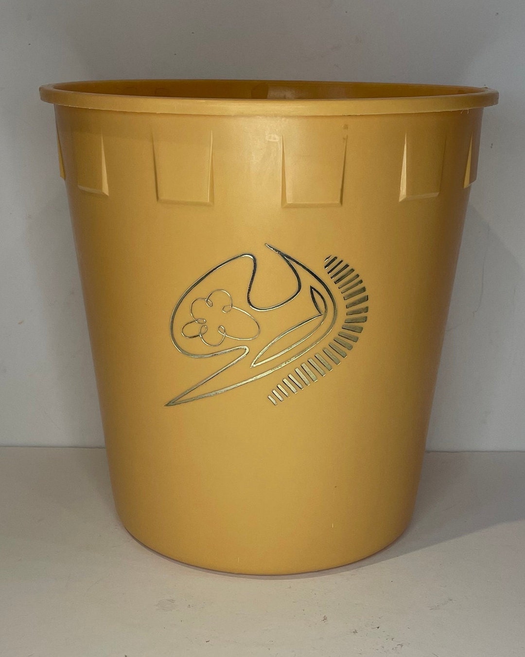 Vintage Shamrock Neatway MCM Plastic Peach Color Trash Can With Gold ...
