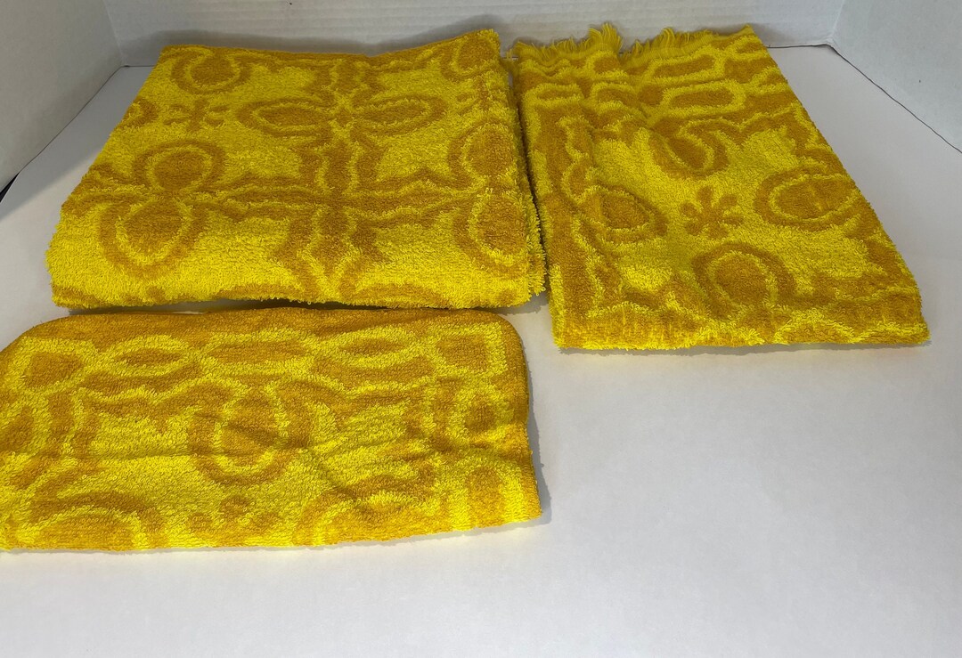 MCM Goldenrod Yellow Springmaid Towel Set Bath Towel, Hand Towel & 2 ...