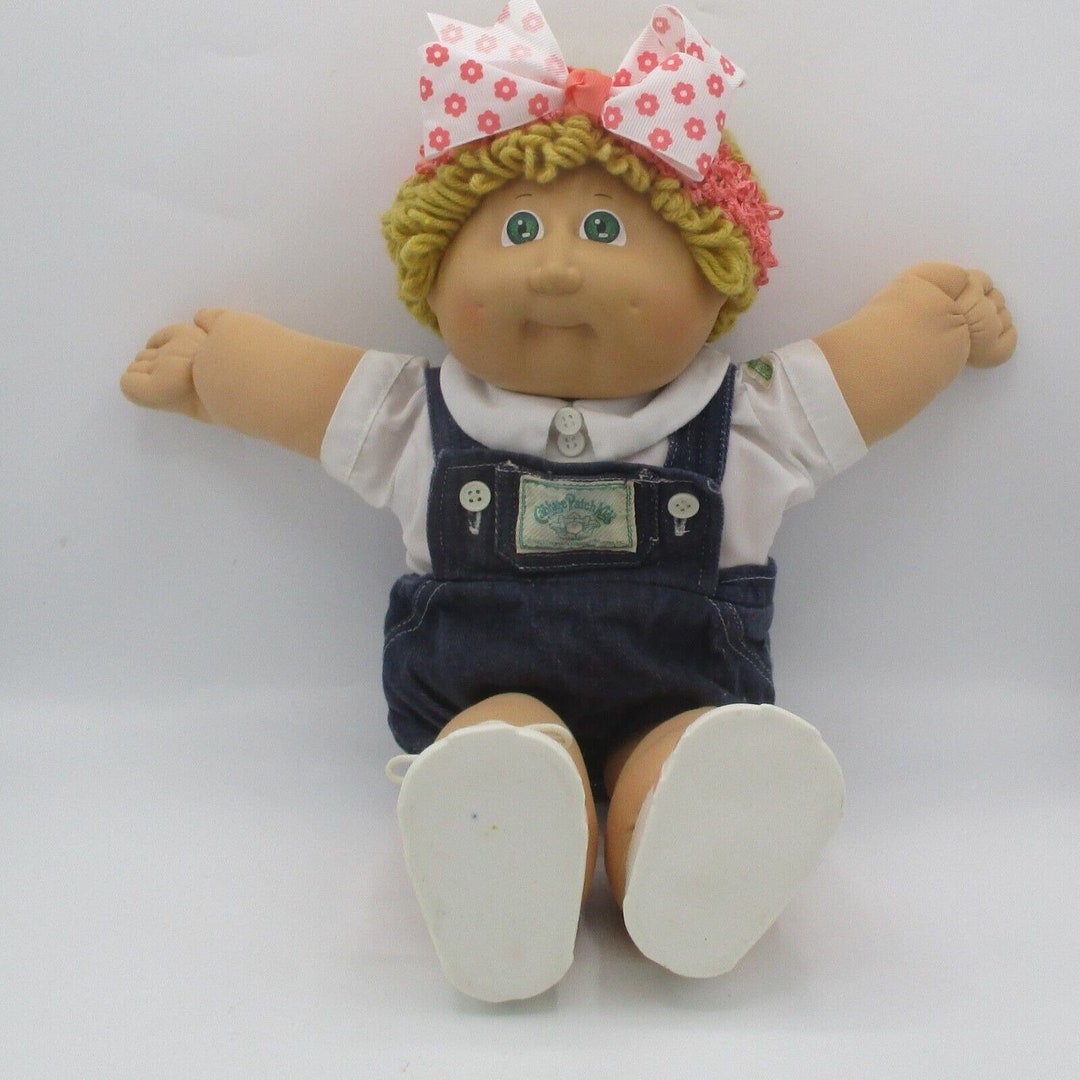 Sweet Vintage Cabbage Patch Kids Girl Doll Short Gold Hair Green Eyes ...