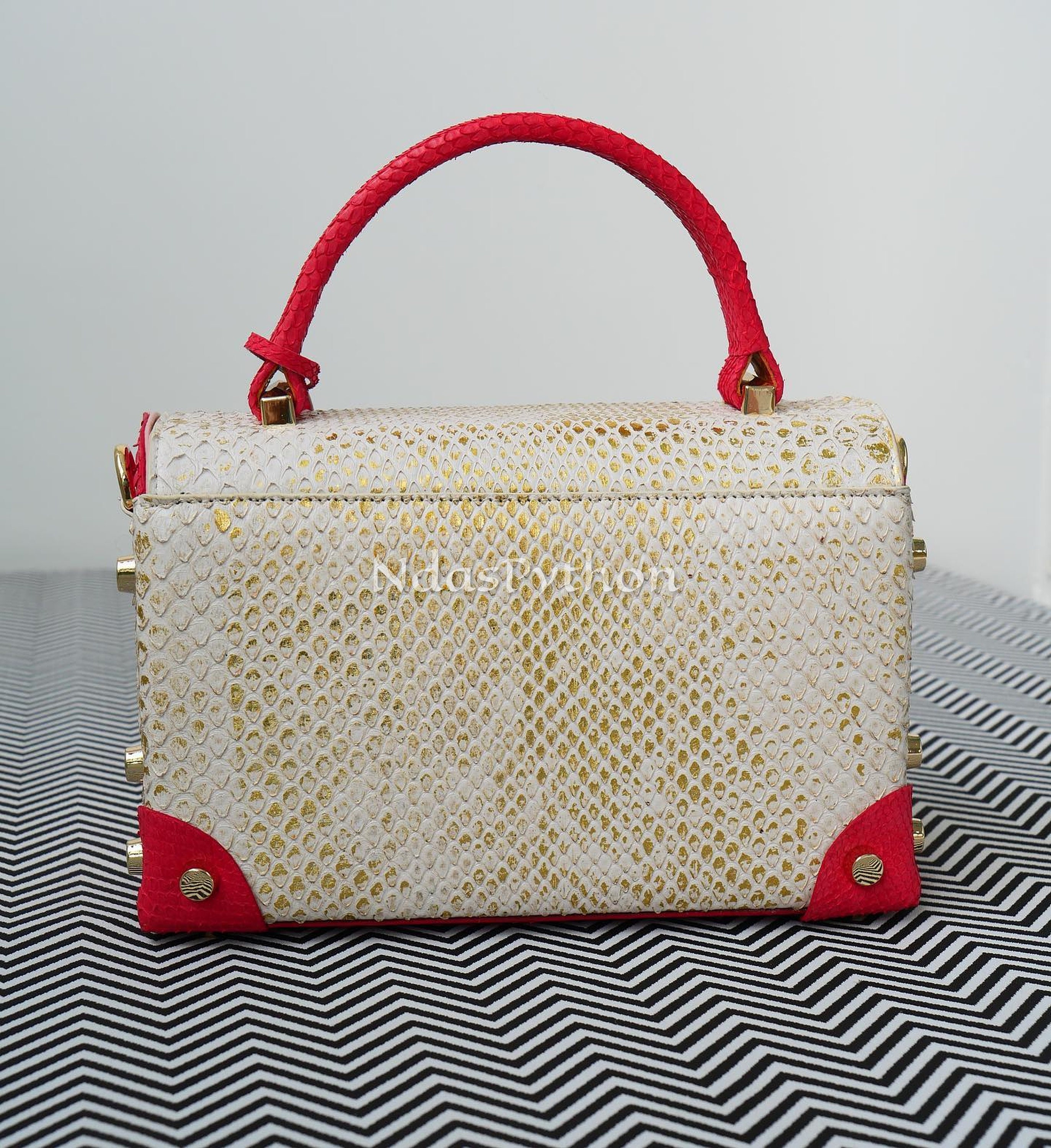 White and Red Genuine Lizard Top Handle Bag, Real Lizard Skin, Natural ...