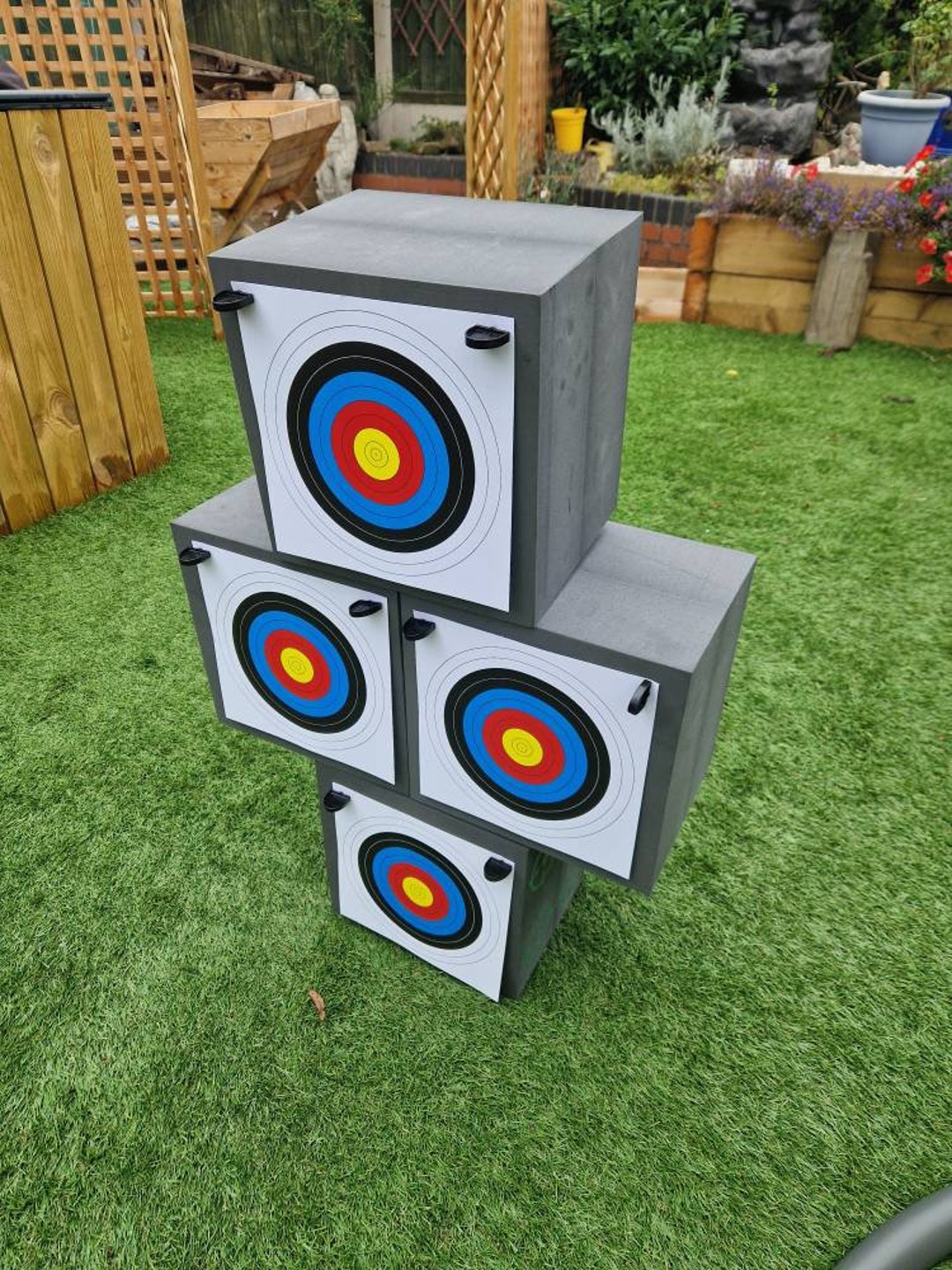 3D Archery Target Totem Comes Complete With 8 Paper Targets and Pins ...