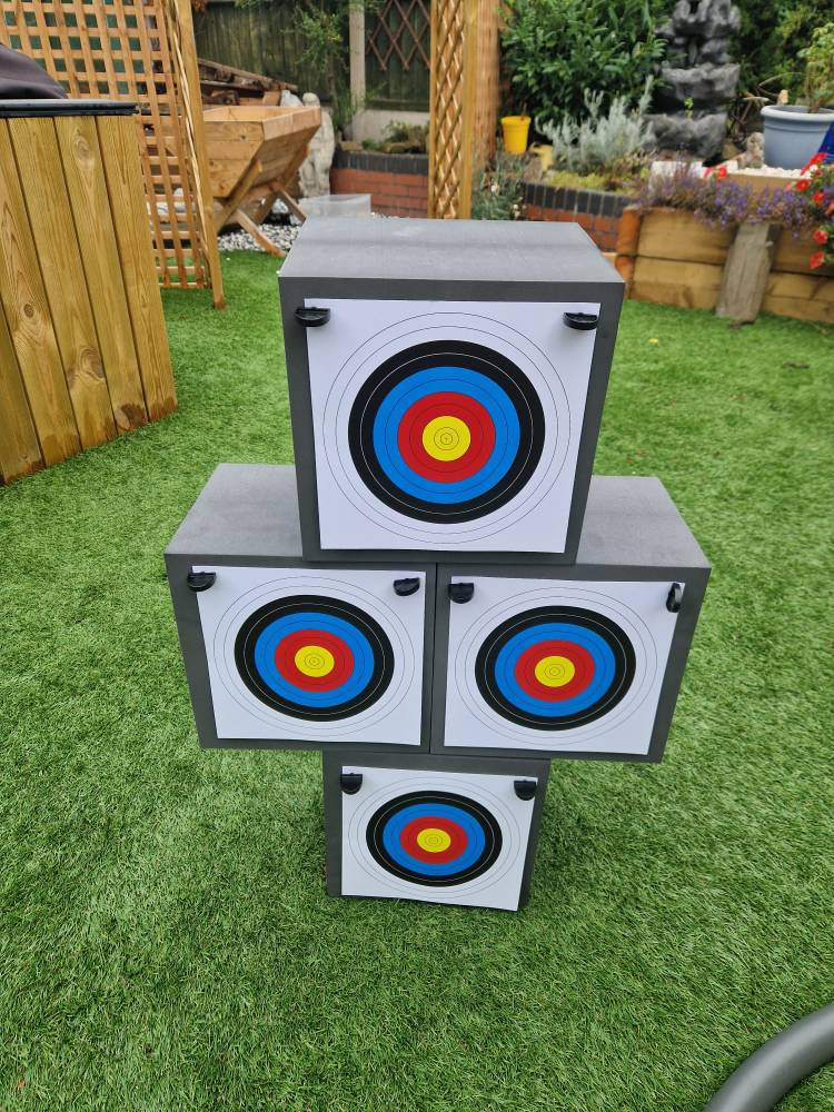 3D Archery Target Totem Comes Complete With 8 Paper Targets and Pins ...