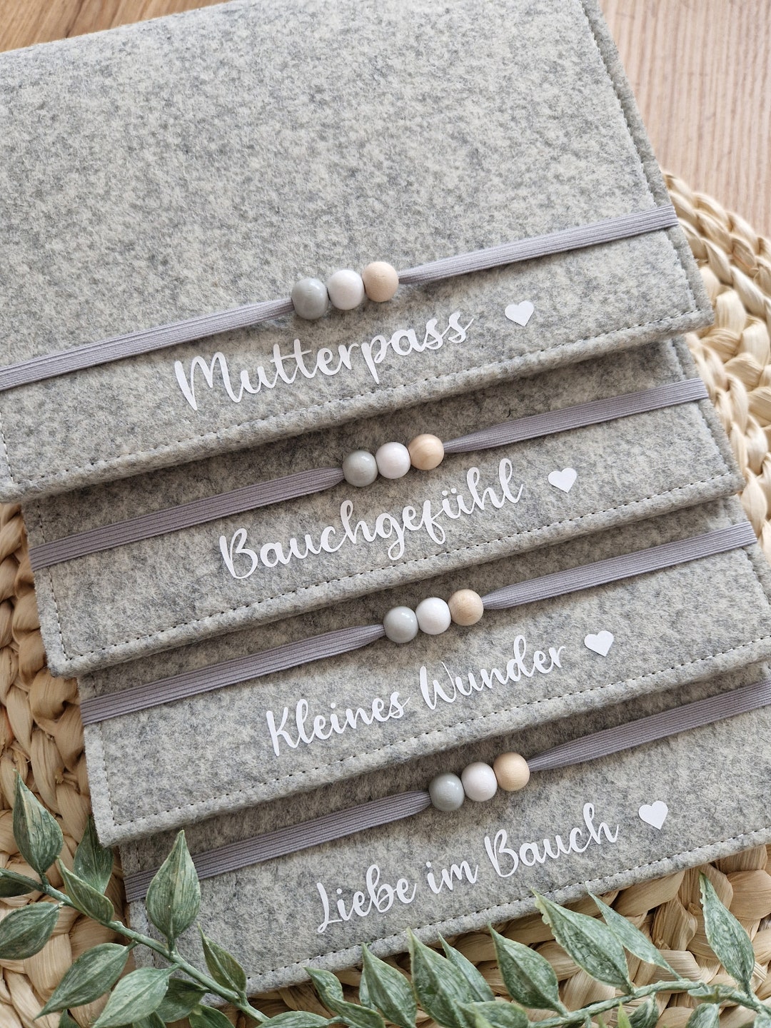Mutterpasshülle Filz Mutterpass personalisiert Liebe im Bauch ...