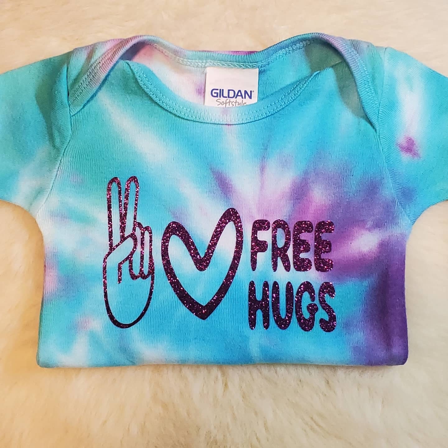 Peace Love Free Hugs SVG - Etsy