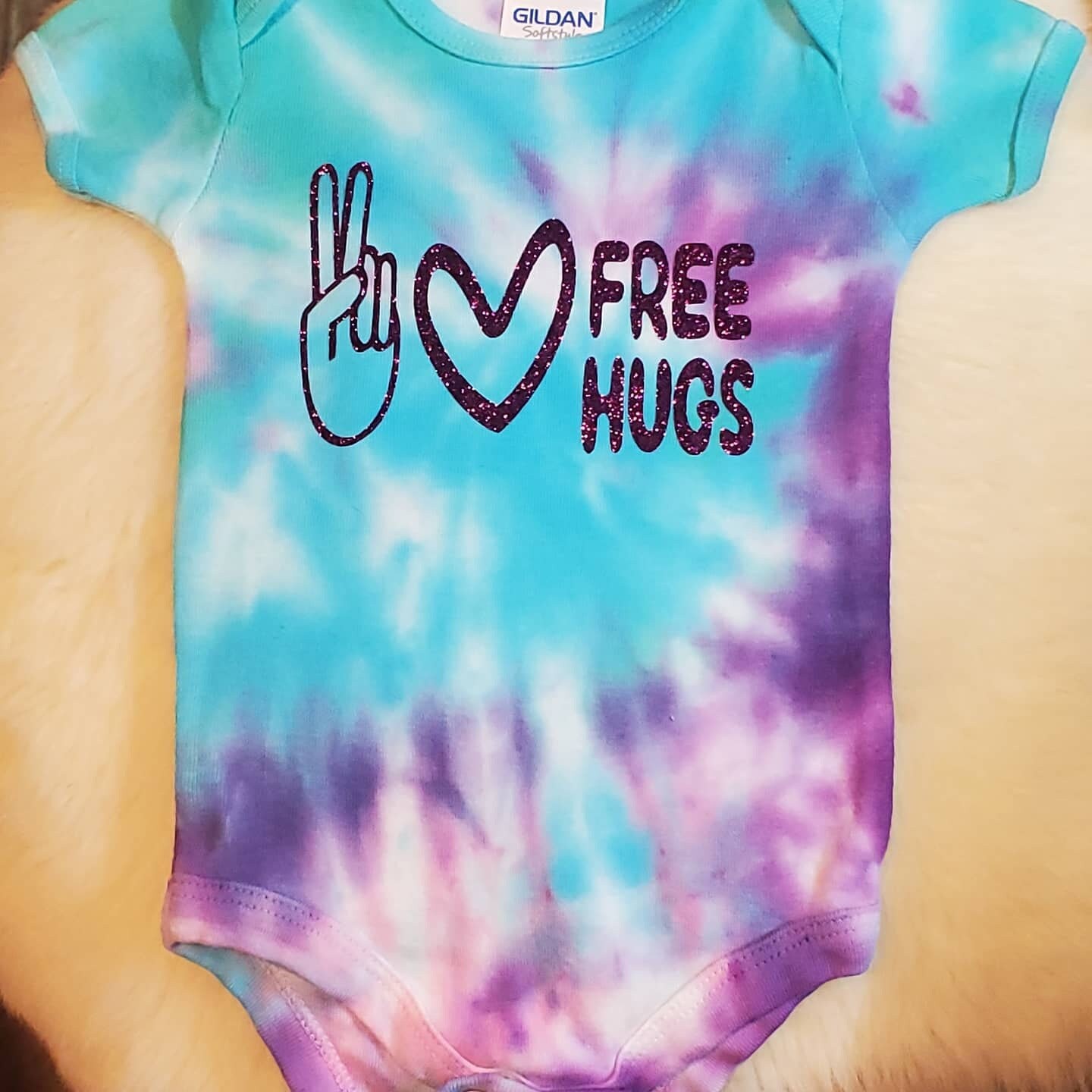 Peace Love Free Hugs SVG - Etsy