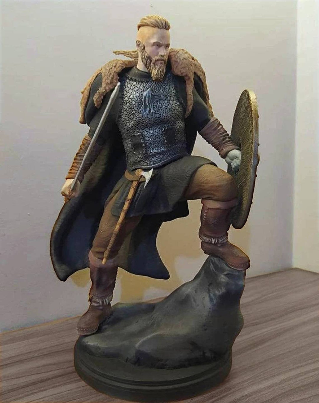 Handmade Ragnar Lothbrok Figurine, Viking Collectible, Gift for Fans, Vikings - Etsy