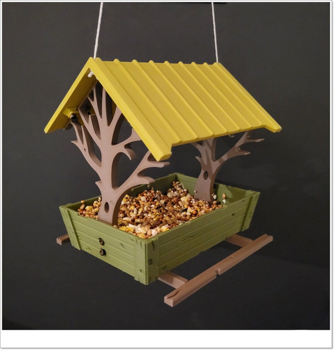 Countryside Tree Design Bird Feeder Rustic Hanging Bird Feeder Charming ...