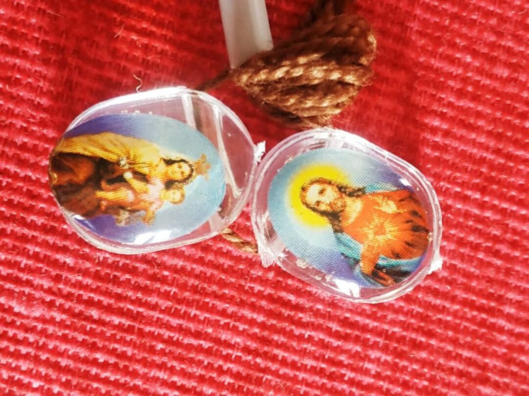 OVAL METHACRYLATE SCAPULAR, Catholic Scapular, Scapular 2 Images, Small ...