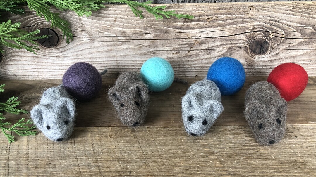 Felted Mouse and Wool Ball Cat Toy Made With New Zealand Wool, Cat Toy ...