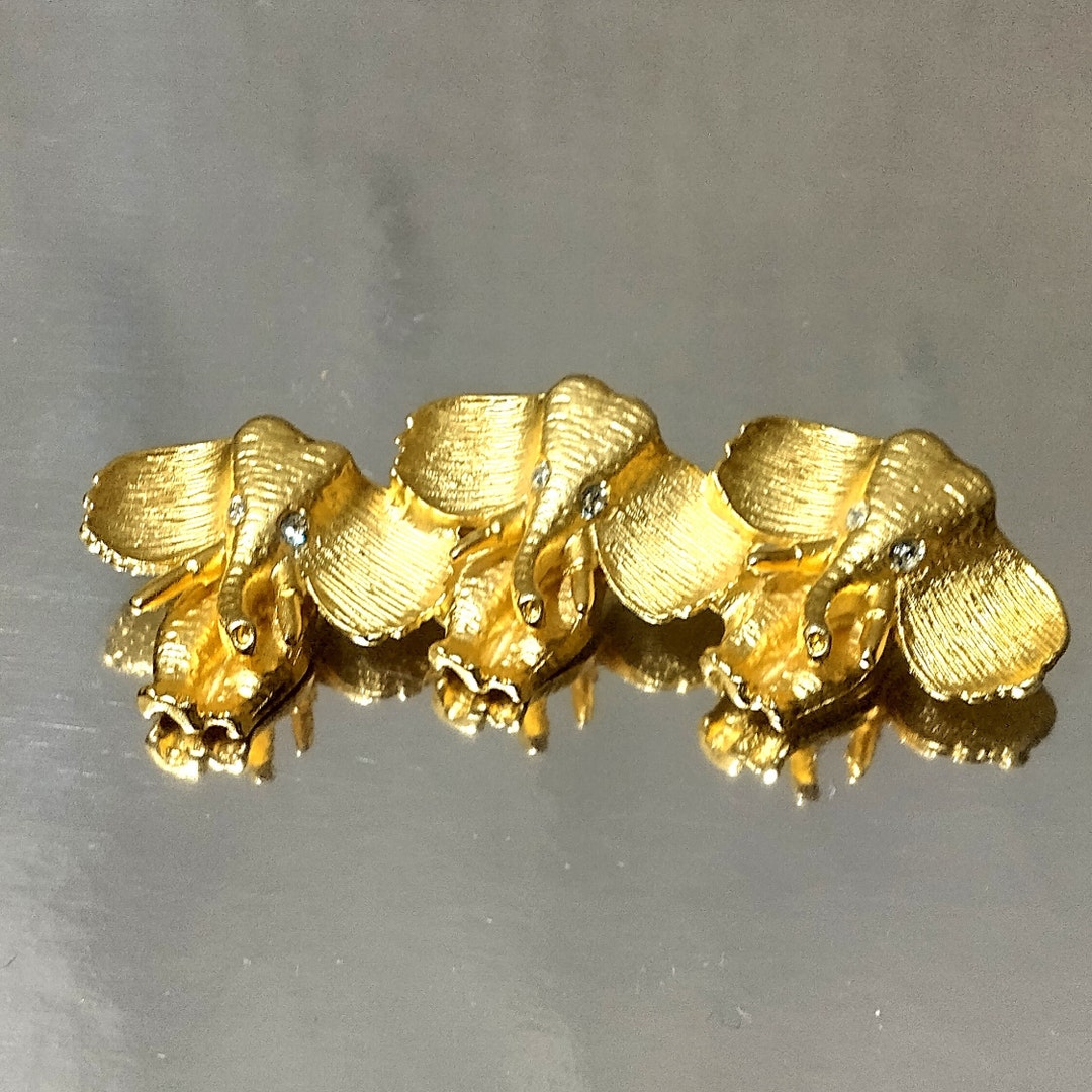 3 Joined Elephants Brooch in Gold With Rhinestone Eyes. Trumpeting ...