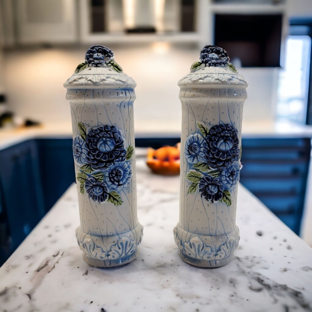 Vintage Lefton Cornflower Blue Pattern Ceramic Salt & Pepper Set #6497 ...