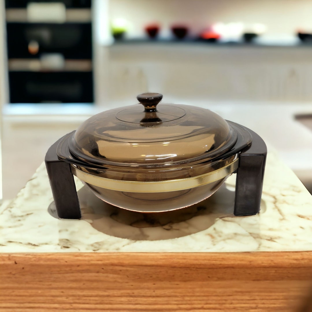 Vintage Amber Pyrex 2 Quart Casserole Dish W/brass Accented Cradle ...
