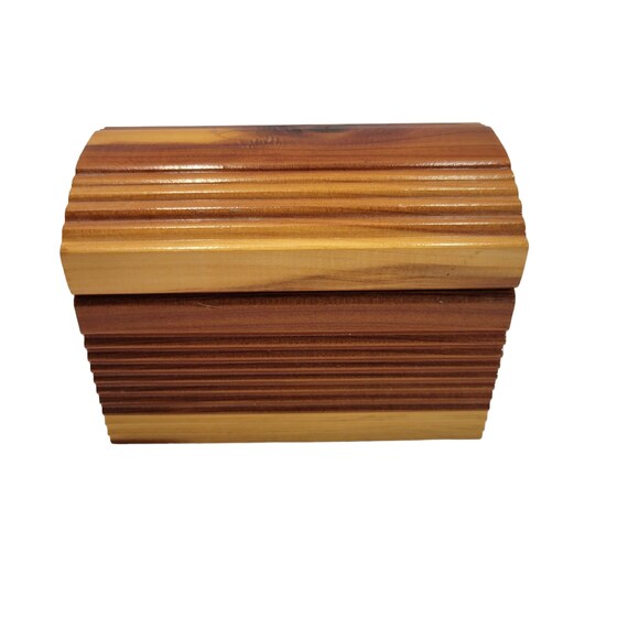 Small Vintage Cedar Trinket Box--Hinged Glue Joint--S… - Gem